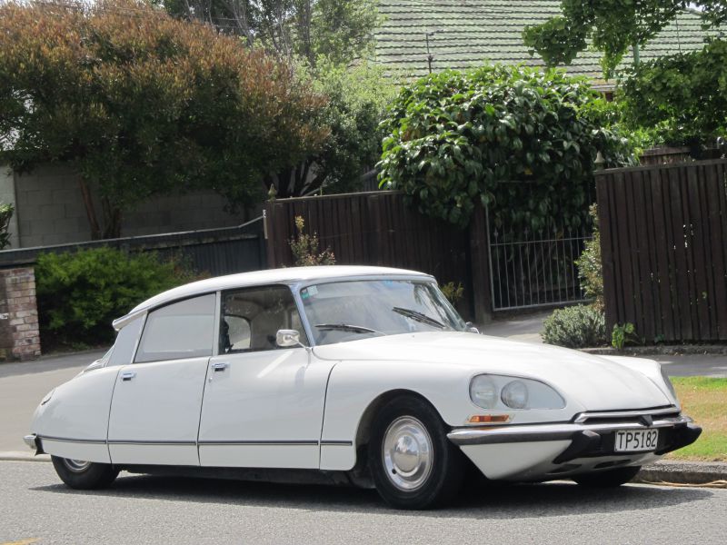 Citroen DS technical specifications and fuel economy